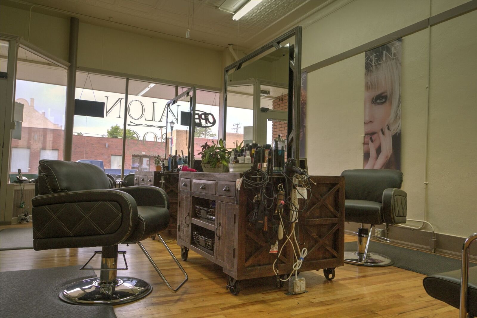 GALLERY - Salon-306
